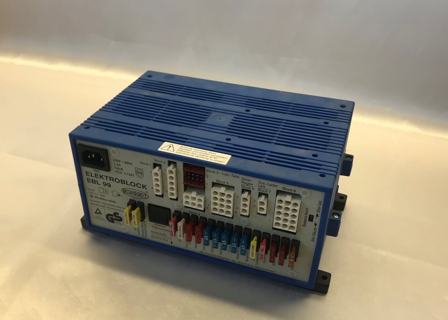 Schaudt/Lippert EBL99 Fuseboard with Integrated Charger - Apuljack ...